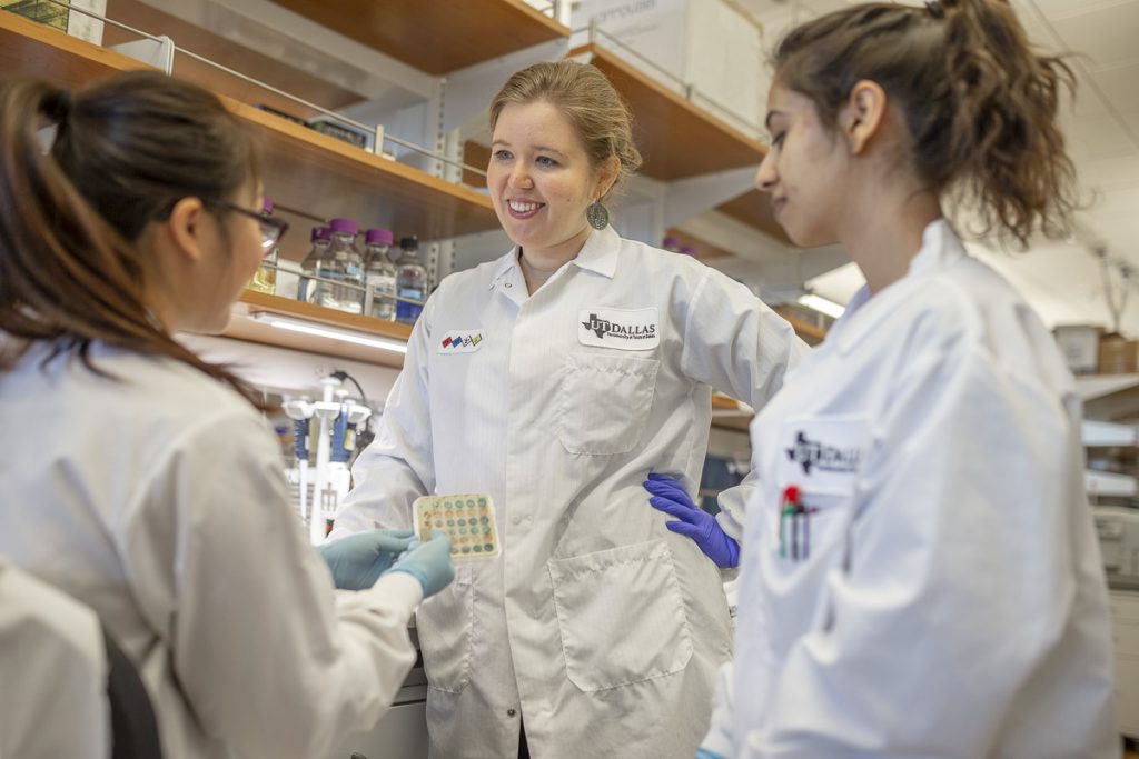 Helping to fill in gaps in urology research for female patients – MIT ...